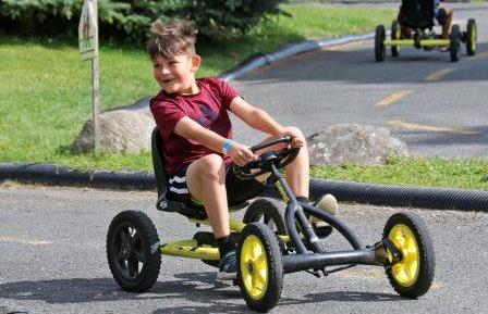 Apple Picking | Davis Farmland Discovery Farm | Motherly Life